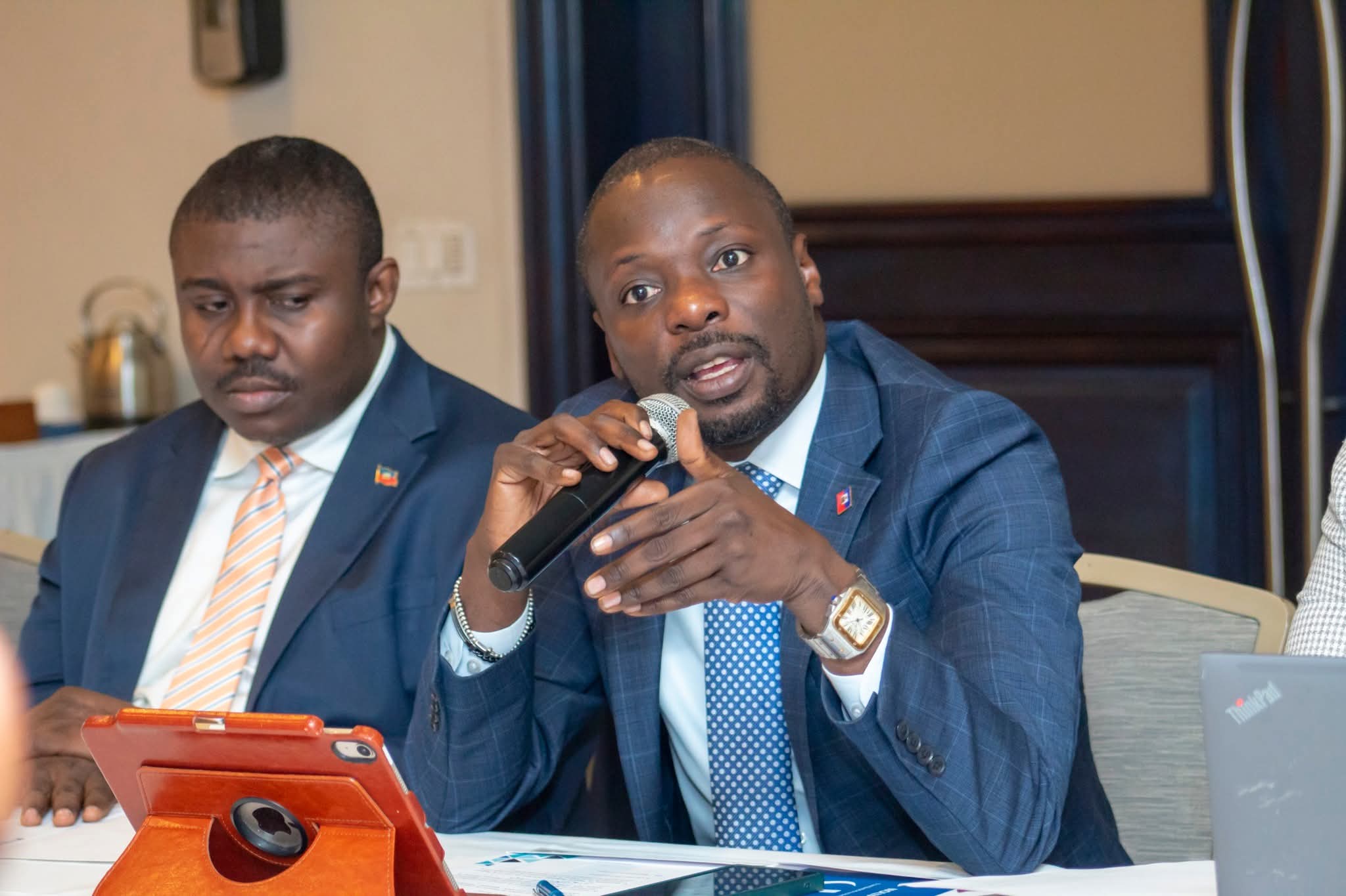 Haïti – Gouvernance économique : Le Ministre James Monazard valide les ...